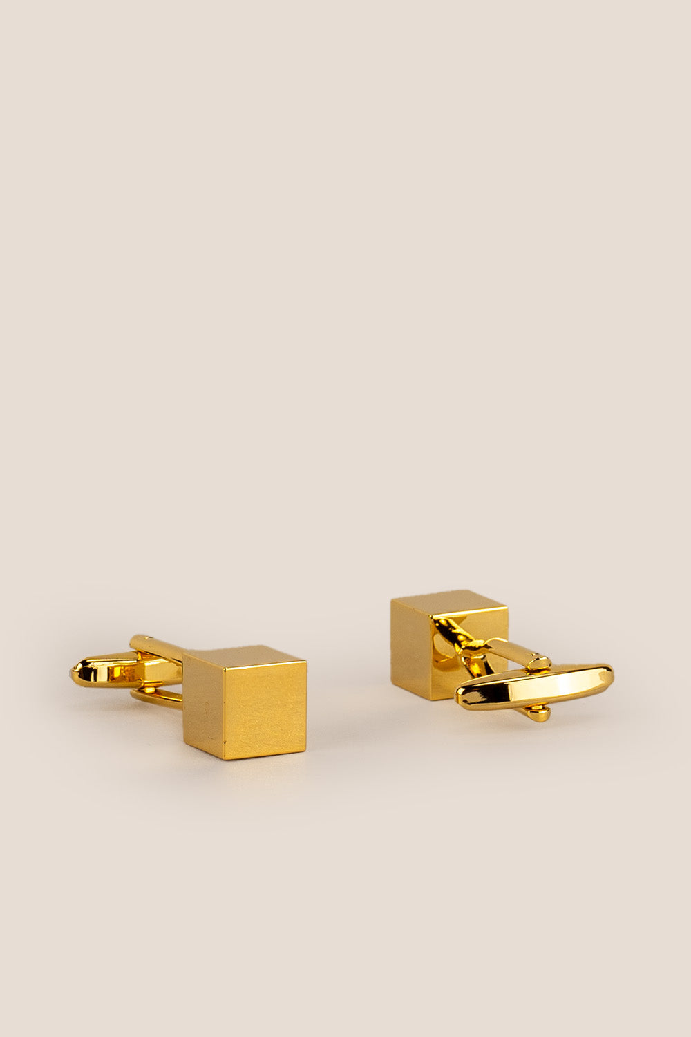 Oswin Hyde: Cube Gold Men’s Cufflinks – Modern Luxury